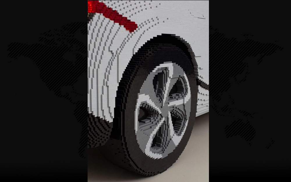 用樂高積木搭建一個夢想 KIA EV6 等比例模型在米蘭設計週亮相 | 電車未BattWay-台灣最大電動車資訊平台